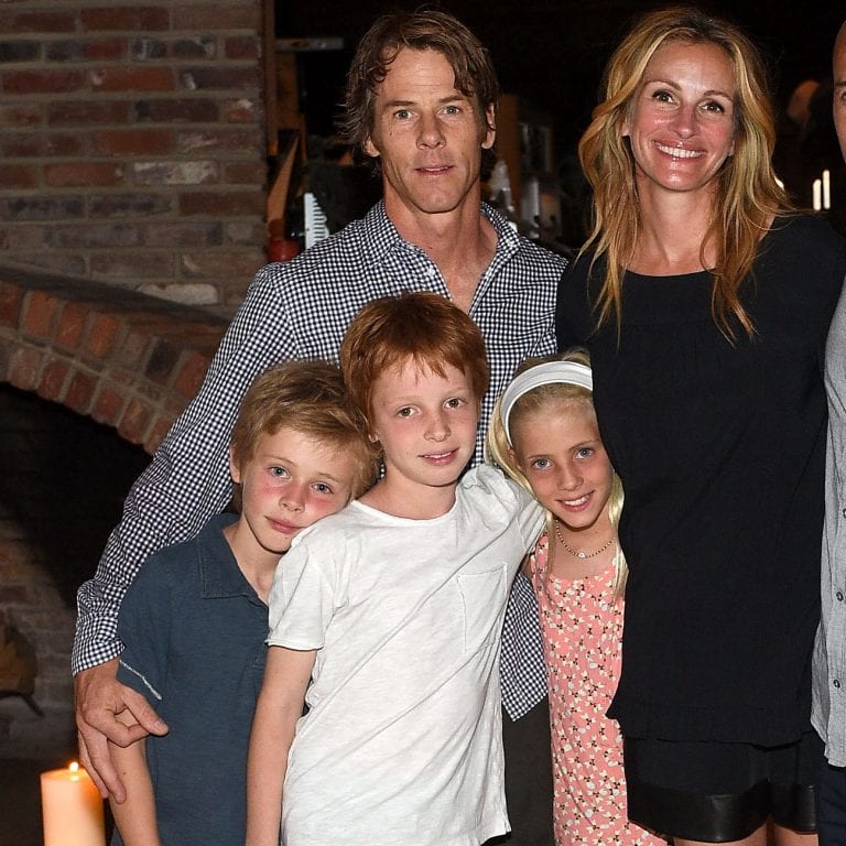 Julia Roberts compie 50 anni: vita privata, amori e film